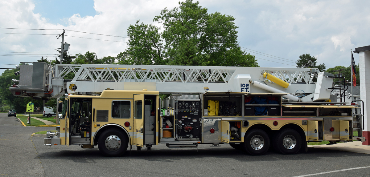 1990 Grumman Aerial Cat in parading condition - Adirondack Fire ...