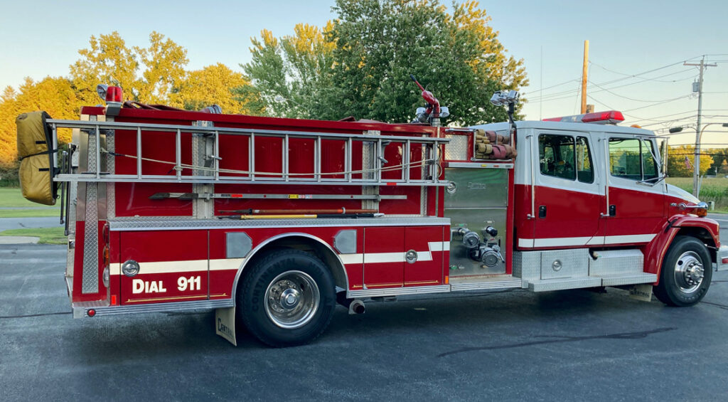 1993 Freightliner/ Central States pumper with 1250 gallon poly tank ...