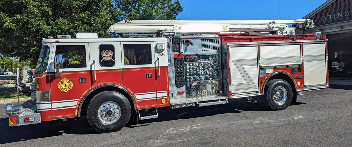 2000 Pierce 54' Squirt with 2000 GPM pump - Beautiful! - Adirondack ...